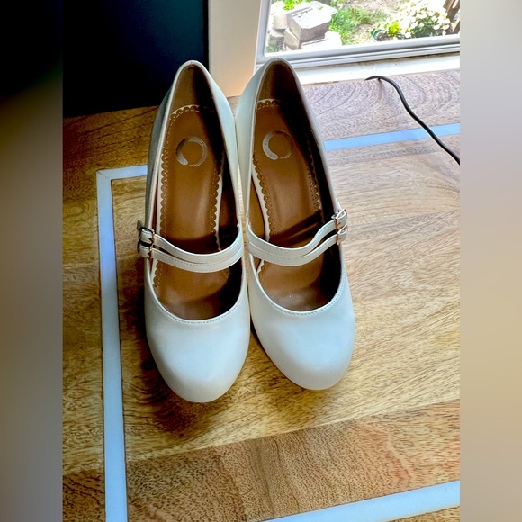 Shoes | Vintage Style Pumps | Poshmark